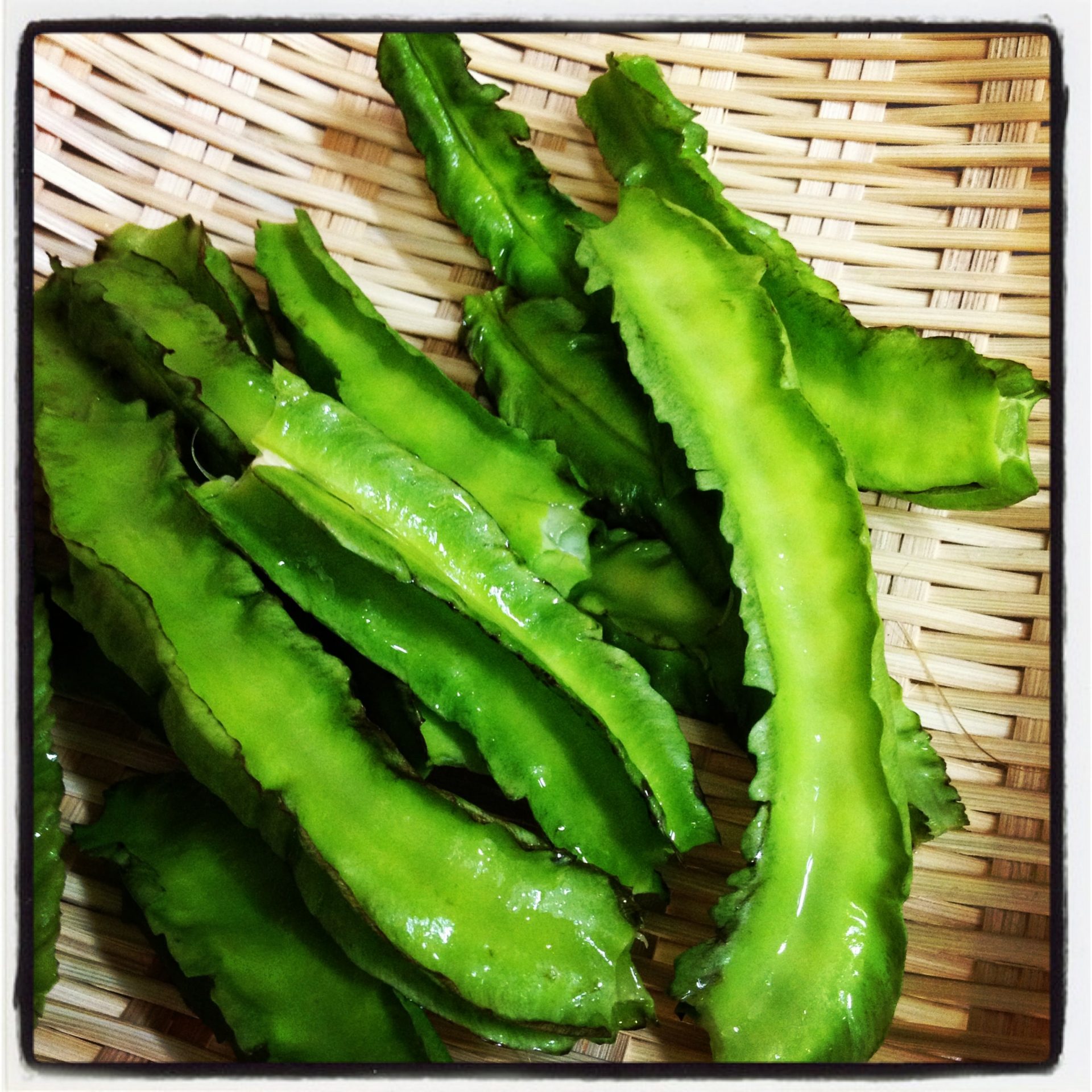 Cooking Local: Urizun Mame-Winged Bean Thai Noodles – Okinawa Hai